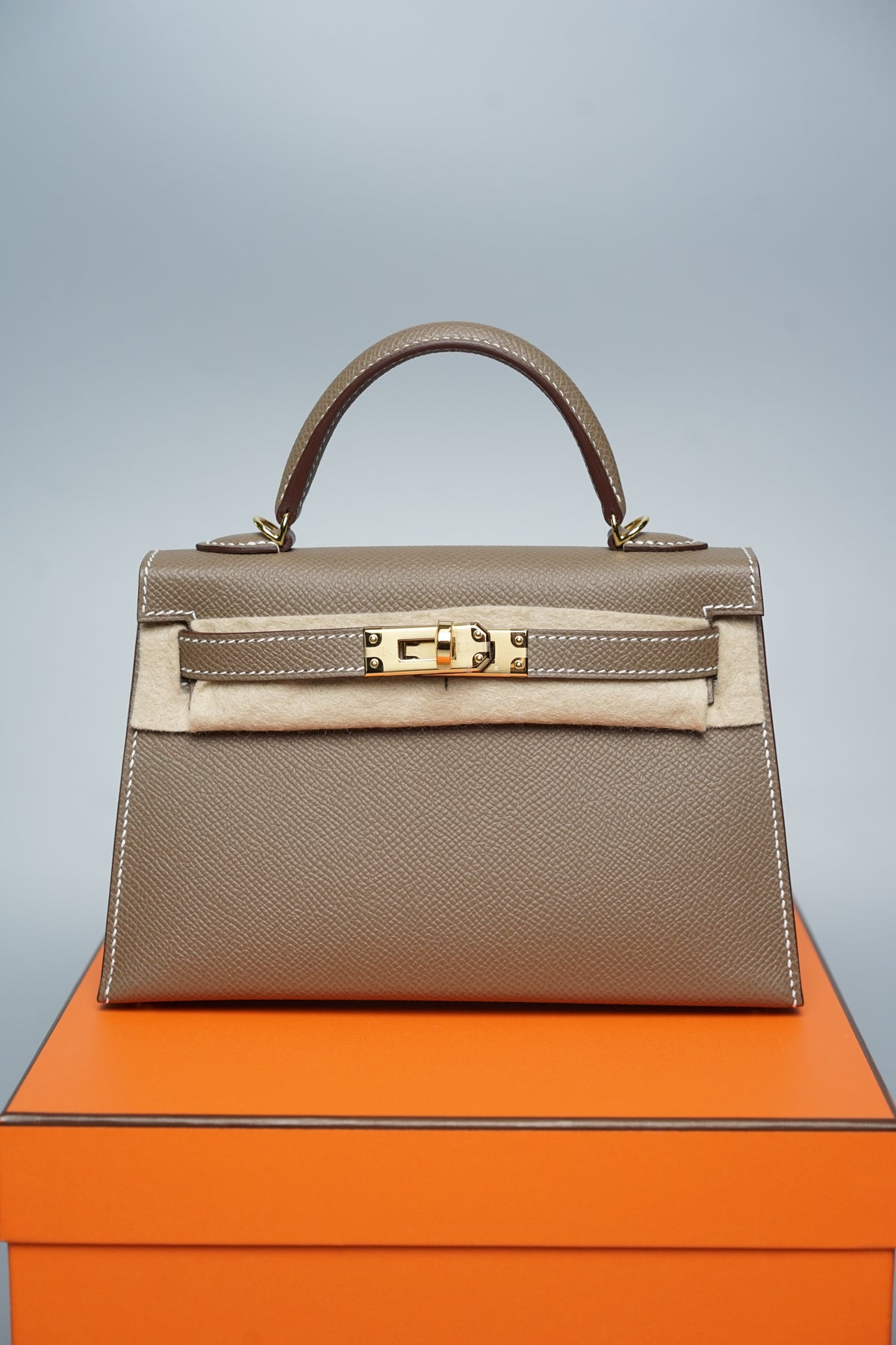 Hermes Kelly 20 in Etoupe Epsom Ghw (Brand New)– ORANGEPORTER