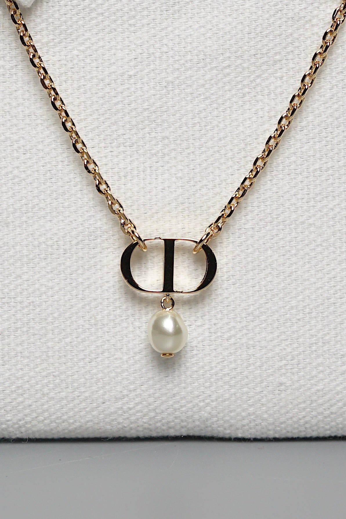 Dior Petite CD Necklace (Brand New)– orange porter