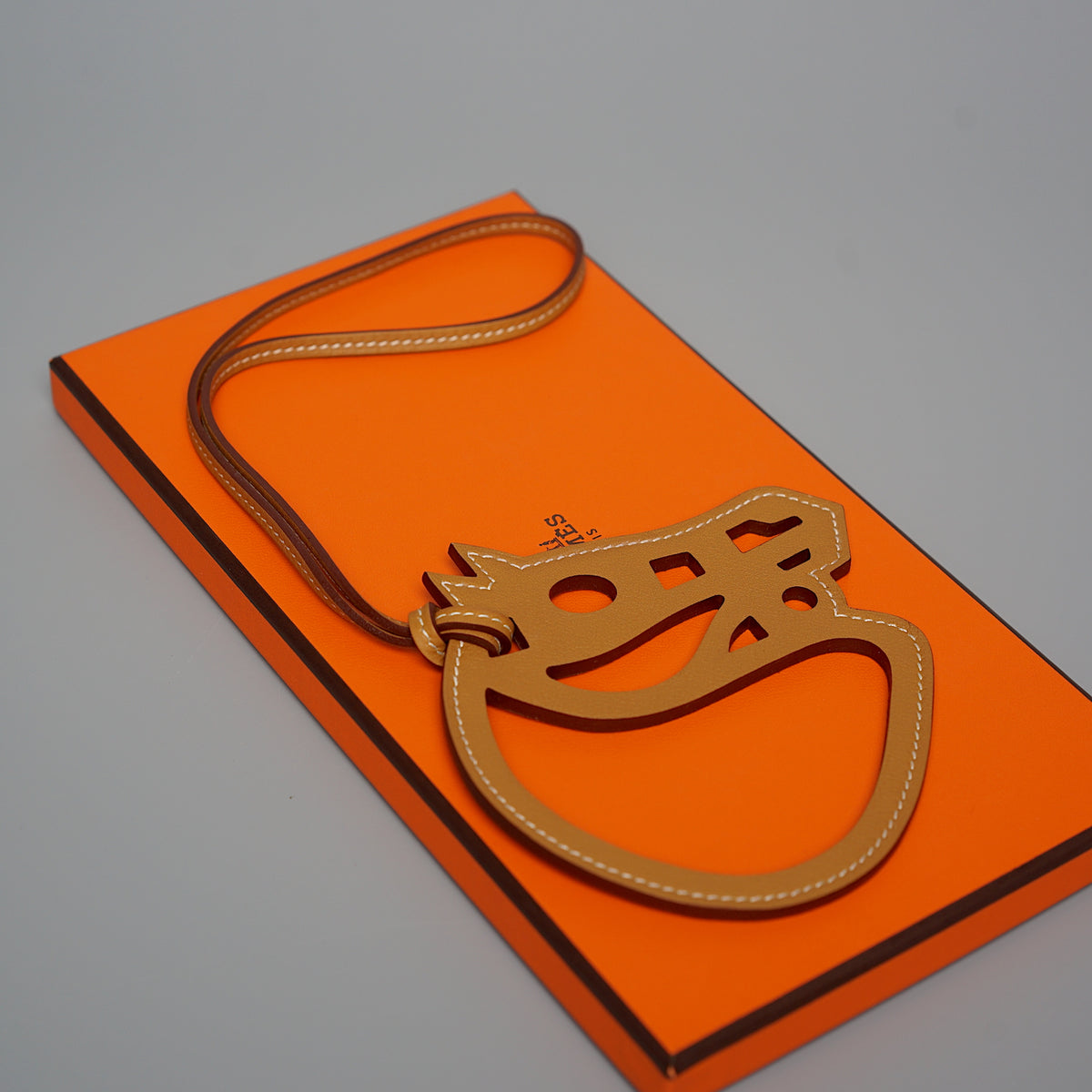 Hermes Paddock Horse Head Charm in Biscuit (Brand New)– orangeporter