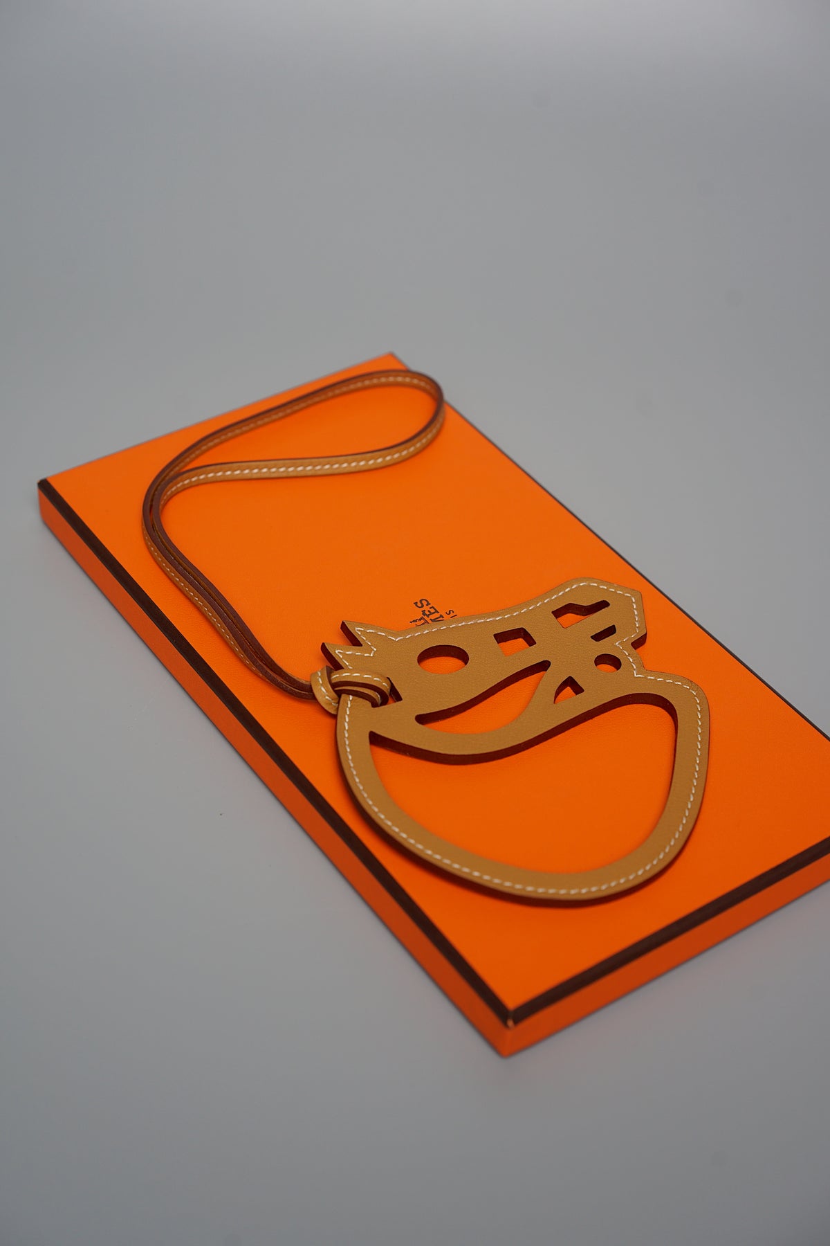 Hermes Paddock Horse Head Charm in Biscuit (Brand New)– orangeporter