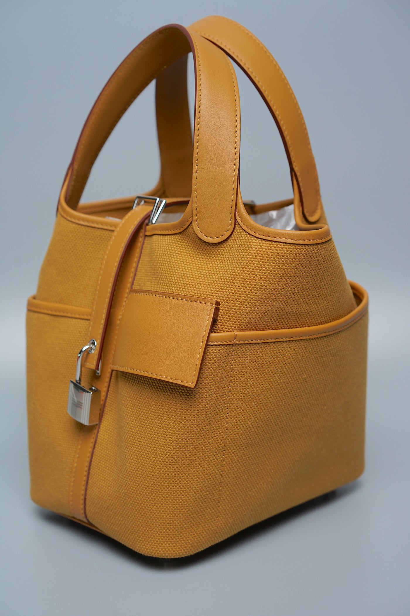 Hermes Cargo Picotin 18 in Sesame Phw (Brand New)– orange porter