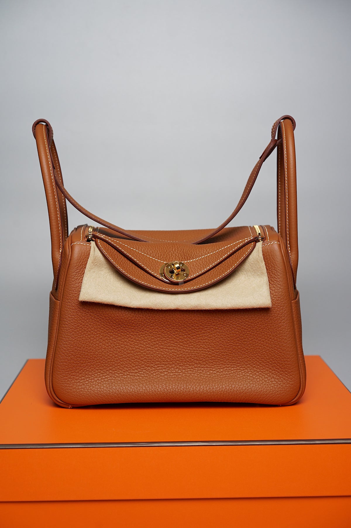 Hermes Lindy 26 in Gold Ghw (Brand New)– orange porter