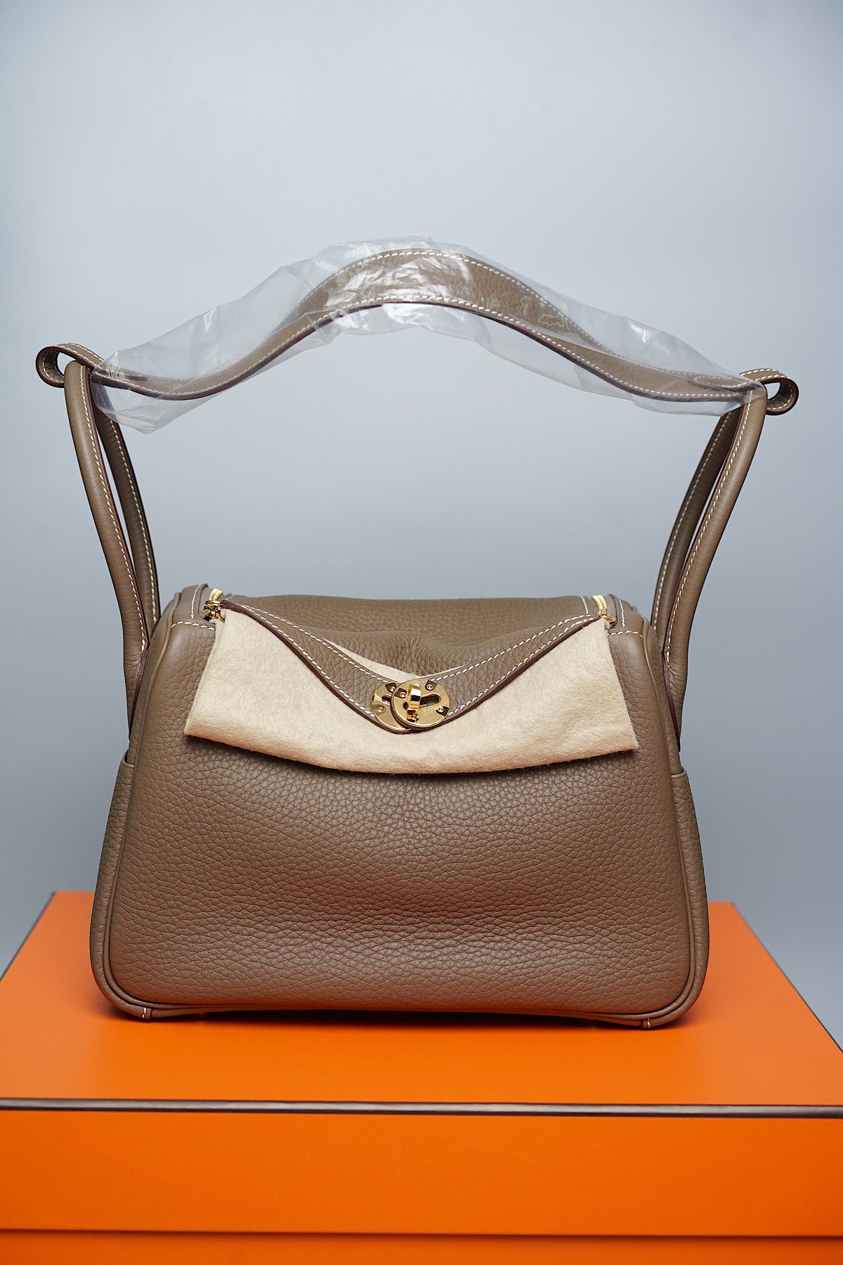 Hermes Lindy 26 in Etoupe Ghw (Brand New)– ORANGEPORTER
