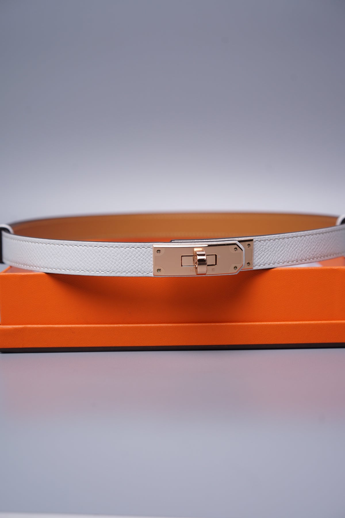 Hermes Kelly 18 Belt in Blanc (Brand New)– orange porter